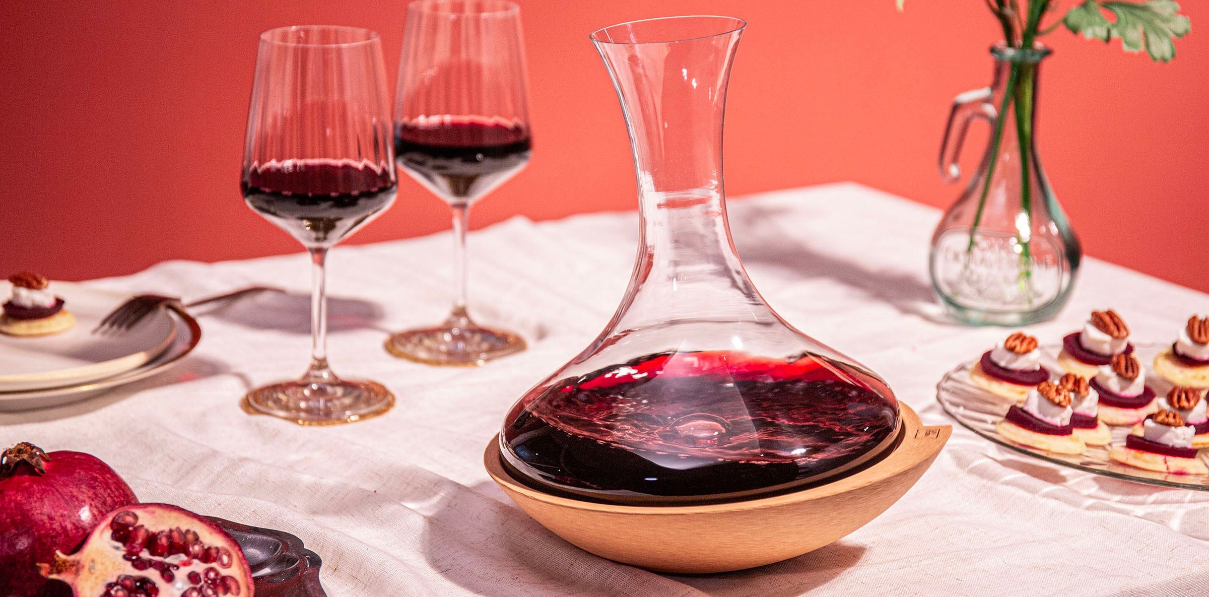 Decanters & Carafes | Aerate & Serve Wine Beautifully | Vacu Vin BV
