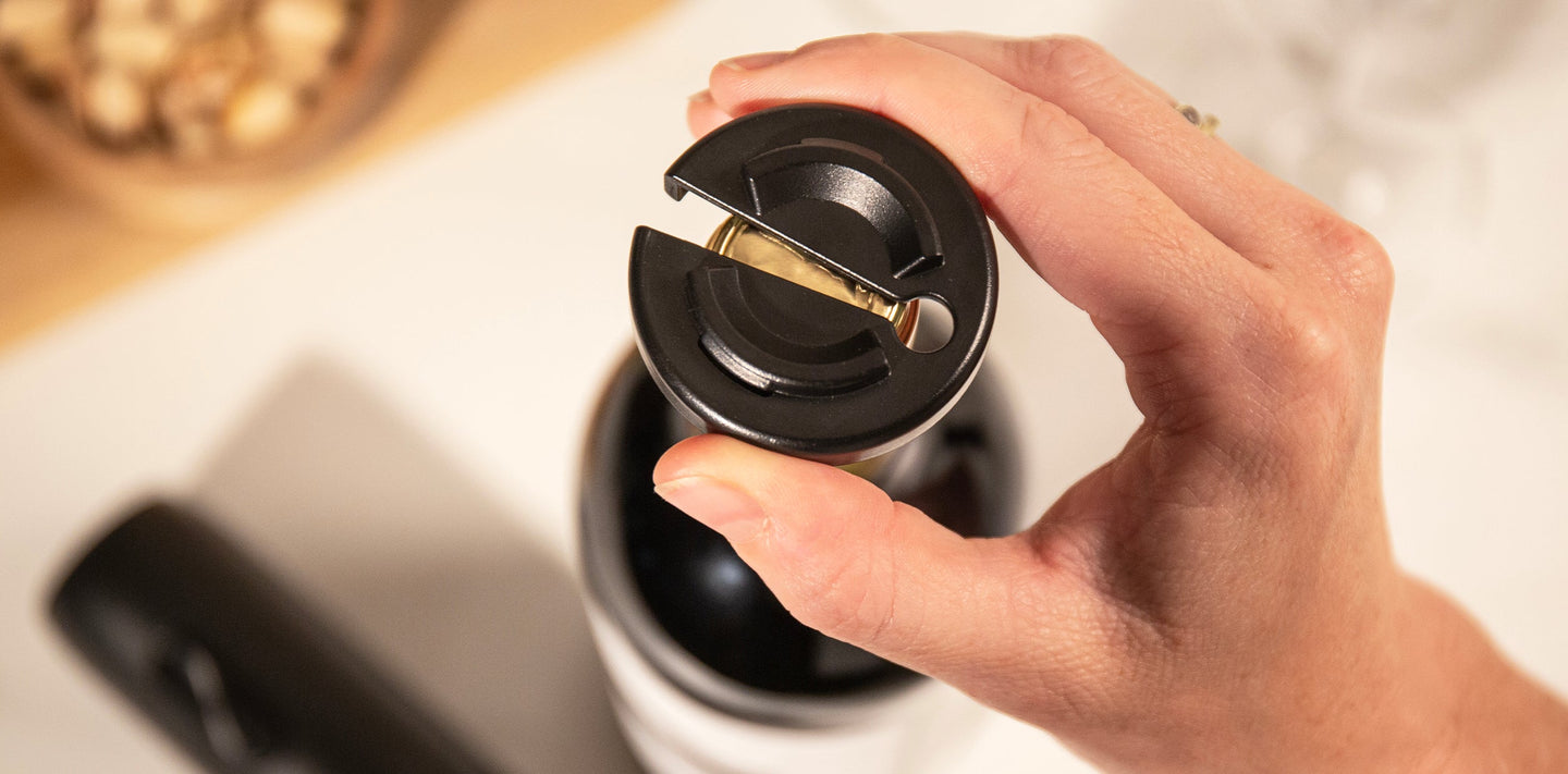 Foil Cutters | Quick & Clean Cuts for Effortless Opening | Vacu Vin BV